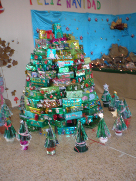Boxes Christmas Tree Classroom Display Photo - SparkleBox